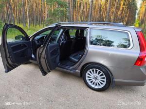 Brown Volvo V70 2010 in Vilnius, with an engine capacity of 2.40 L and mileage of 372 thousand km for 4900 €, photo 10 on AUTOMOTO.COM.LV