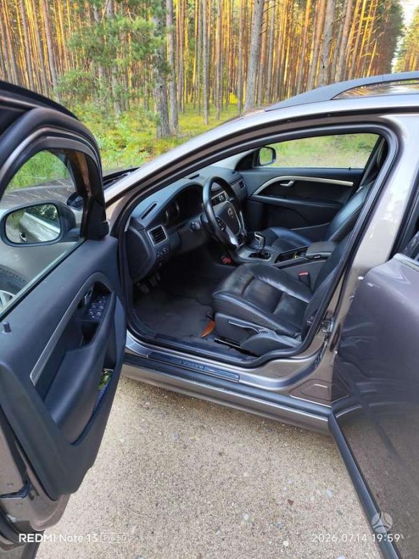 Brown Volvo V70 2010 in Vilnius, with an engine capacity of 2.40 L and mileage of 372 thousand km for 4900 €, photo 10 on AUTOMOTO.COM.LV
