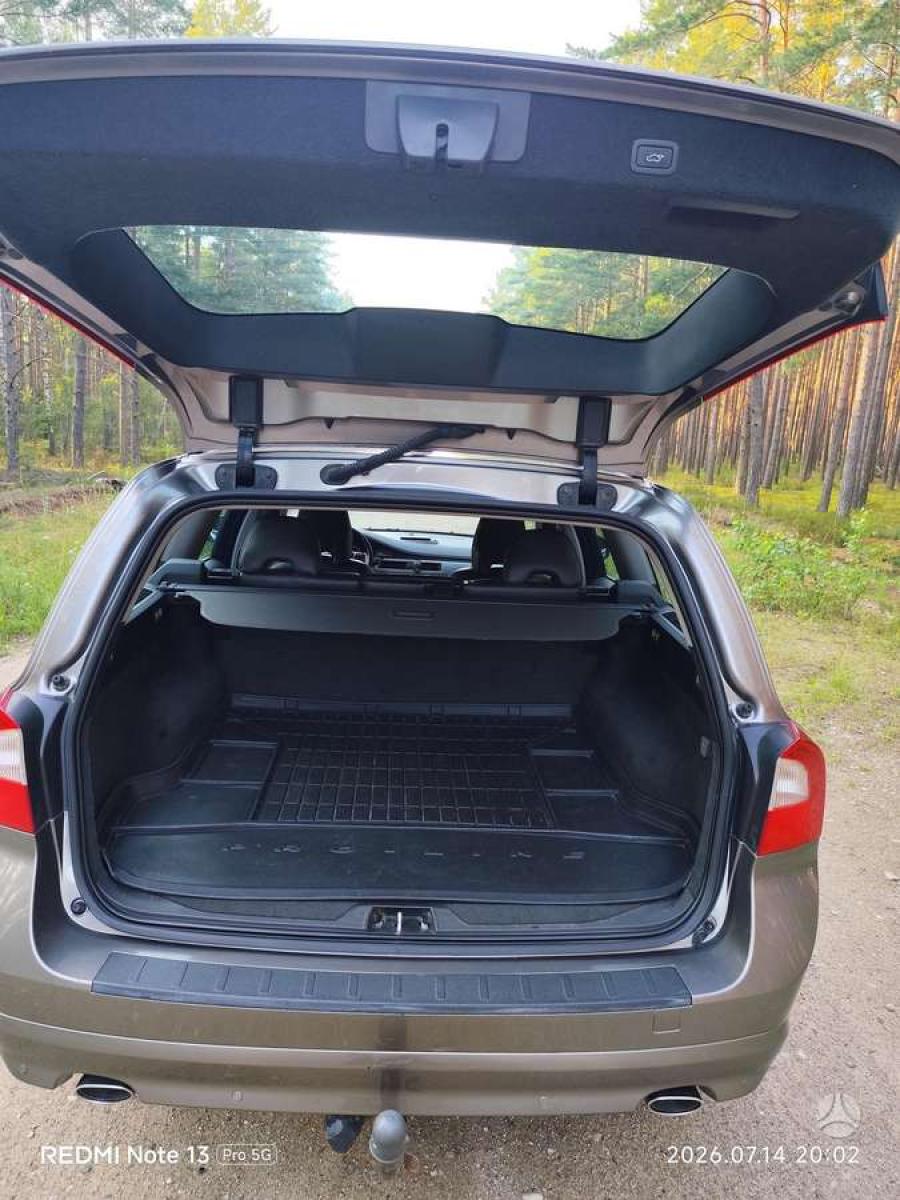Brown Volvo V70 2010 in Vilnius, with an engine capacity of 2.40 L and mileage of 372 thousand km for 4900 €, photo 18 on AUTOMOTO.COM.LV