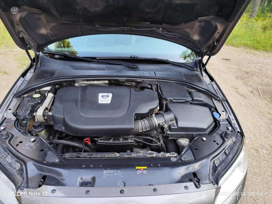 Brown Volvo V70 2010 in Vilnius, with an engine capacity of 2.40 L and mileage of 372 thousand km for 4900 €, photo 24 on AUTOMOTO.COM.LV