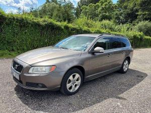 Brown Volvo V70 2010 in Riga, with an engine capacity of 2.40 L and mileage of 346 thousand km for 2590 €, photo  on AUTOMOTO.COM.LV