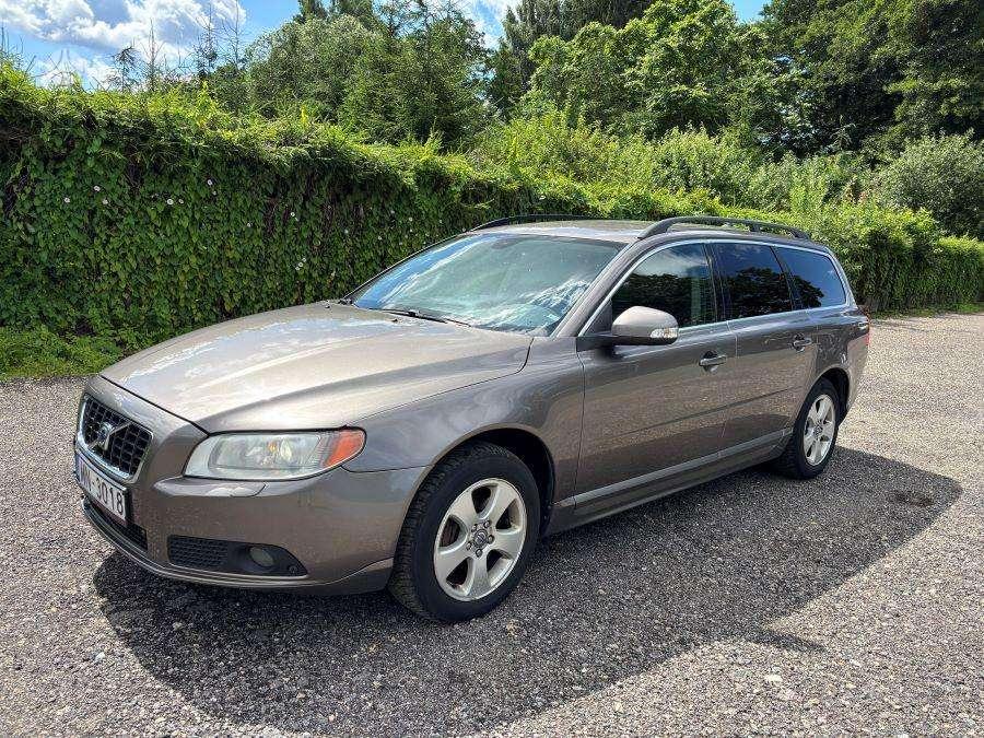Brūns Volvo V70 2010 Rīga, ar dzinēja tilpumu 2.40 L un nobraukumu 346 tūkst. km par 2590 €, foto 1 vietnē AUTOMOTO.COM.LV