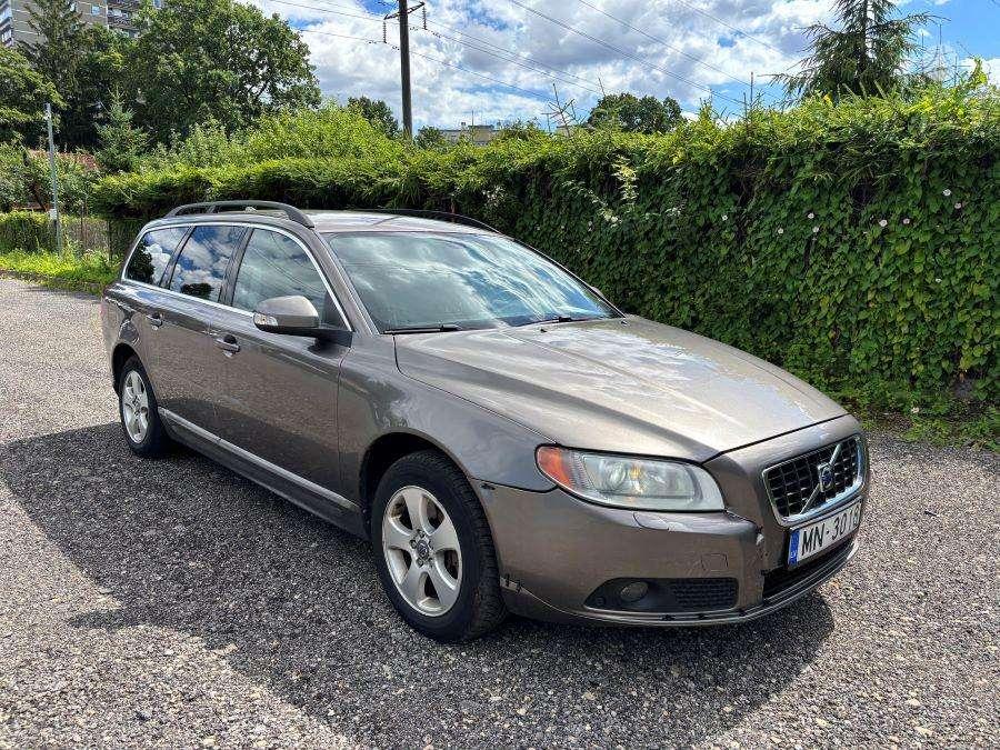 Brūns Volvo V70 2010 Rīga, ar dzinēja tilpumu 2.40 L un nobraukumu 346 tūkst. km par 2590 €, foto 4 vietnē AUTOMOTO.COM.LV