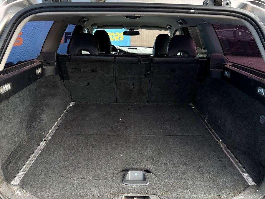 Brūns Volvo V70 2010 Rīga, ar dzinēja tilpumu 2.40 L un nobraukumu 346 tūkst. km par 2590 €, foto 10 vietnē AUTOMOTO.COM.LV