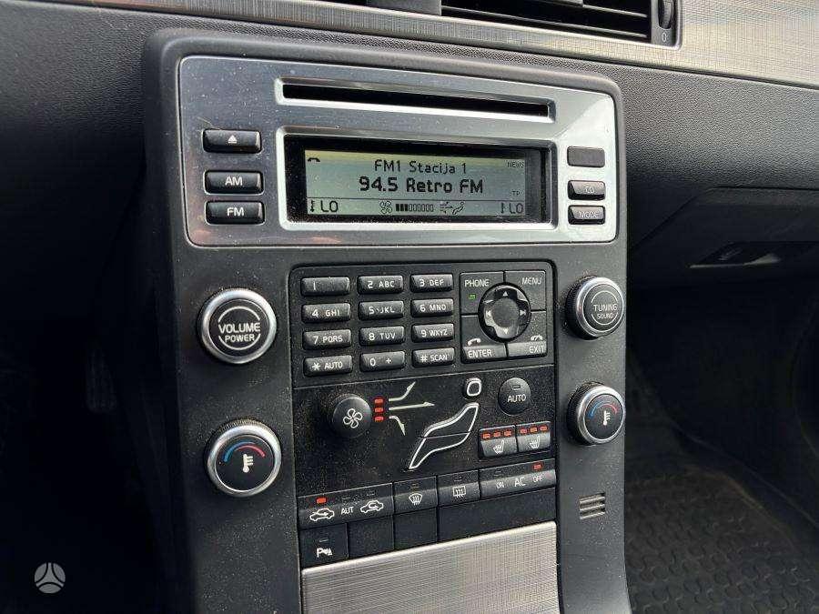 Brūns Volvo V70 2010 Rīga, ar dzinēja tilpumu 2.40 L un nobraukumu 346 tūkst. km par 2590 €, foto 12 vietnē AUTOMOTO.COM.LV