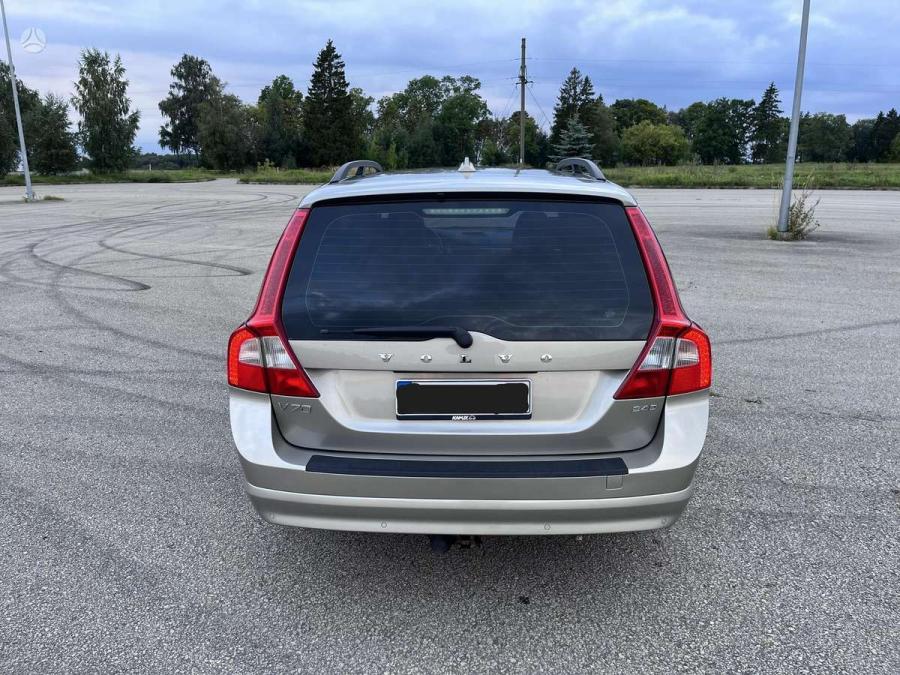 Brūns Volvo V70 2010 Raseiniai, ar dzinēja tilpumu 2.40 L un nobraukumu 331 tūkst. km par 4600 €, foto 7 vietnē AUTOMOTO.COM.LV