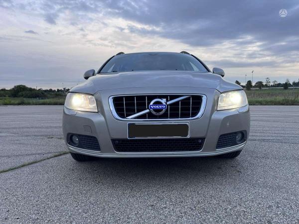Brown Volvo V70 2010 in Raseiniai, with an engine capacity of 2.40 L and mileage of 331 thousand km for 4600 €, photo 11 on AUTOMOTO.COM.LV