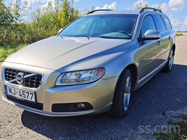 Brown Volvo V70 2010 in Daugavpils, with an engine capacity of 2.40 L and mileage of 316 thousand km for 5600 €, photo 1 on AUTOMOTO.COM.LV