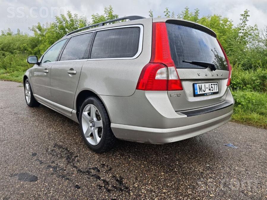 Brūns Volvo V70 2010 Daugavpils, ar dzinēja tilpumu 2.40 L un nobraukumu 316 tūkst. km par 5600 €, foto 7 vietnē AUTOMOTO.COM.LV