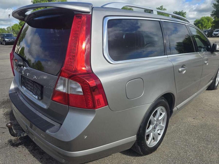 Brown Volvo V70 2010 in Marijampole, with an engine capacity of 1.56 L and mileage of 348 thousand km for 3300 €, photo 3 on AUTOMOTO.COM.LV