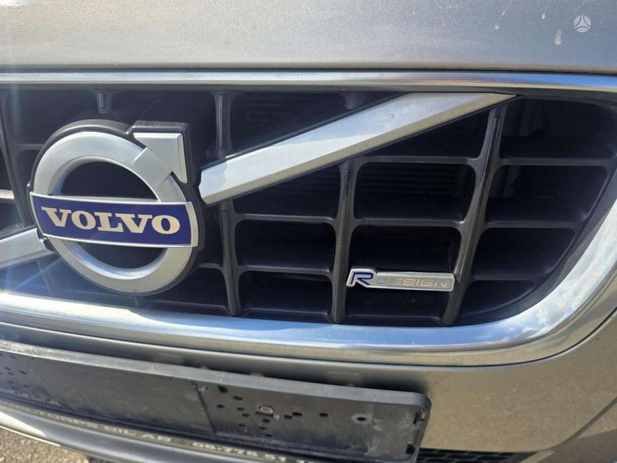 Brown Volvo V70 2010 in Marijampole, with an engine capacity of 1.56 L and mileage of 348 thousand km for 3300 €, photo 8 on AUTOMOTO.COM.LV