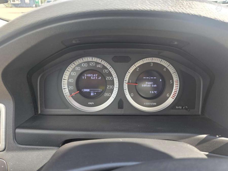 Brown Volvo V70 2010 in Marijampole, with an engine capacity of 1.56 L and mileage of 348 thousand km for 3300 €, photo 16 on AUTOMOTO.COM.LV
