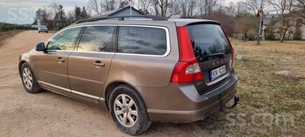 Brown Volvo V70 2011 in Riga, with an engine capacity of 2.40 L and mileage of 323 thousand km for 4999 €, photo 4 on AUTOMOTO.COM.LV