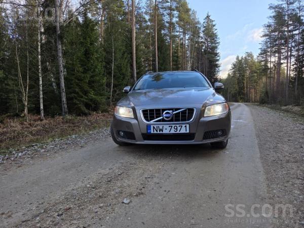 Brown Volvo V70 2011 in Ventspils, with an engine capacity of 2.00 L and mileage of 306 thousand km for 3650 €, photo 4 on AUTOMOTO.COM.LV