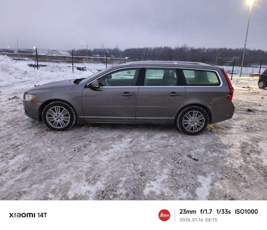 Brown Volvo V70 2011 in Kaunas, with an engine capacity of 2.00 L and mileage of 268 thousand km for 6350 €, photo 2 on AUTOMOTO.COM.LV