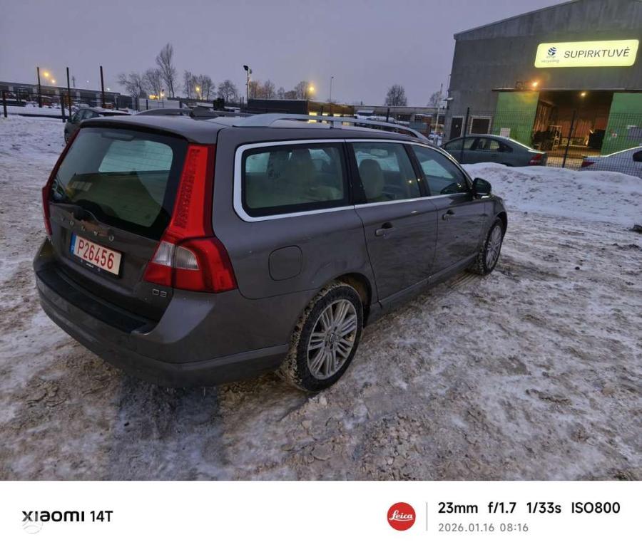 Brown Volvo V70 2011 in Kaunas, with an engine capacity of 2.00 L and mileage of 268 thousand km for 6350 €, photo 4 on AUTOMOTO.COM.LV