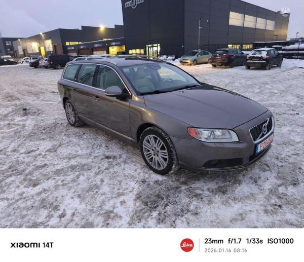 Brown Volvo V70 2011 in Kaunas, with an engine capacity of 2.00 L and mileage of 268 thousand km for 6350 €, photo 5 on AUTOMOTO.COM.LV