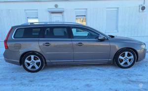 Brown Volvo V70 2011 in Ukmerge, with an engine capacity of 1.56 L and mileage of 311 thousand km for 5500 €, photo 5 on AUTOMOTO.COM.LV
