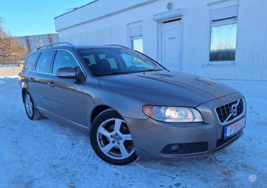 Brown Volvo V70 2011 in Ukmerge, with an engine capacity of 1.56 L and mileage of 311 thousand km for 5500 €, photo 6 on AUTOMOTO.COM.LV