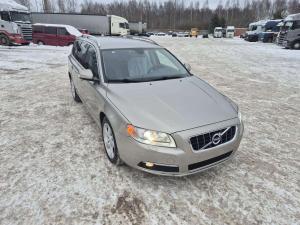 Brūns Volvo V70 2011 Panevēža, ar dzinēja tilpumu 2.40 L un nobraukumu 350 tūkst. km par 5199 €, foto 2 vietnē AUTOMOTO.COM.LV