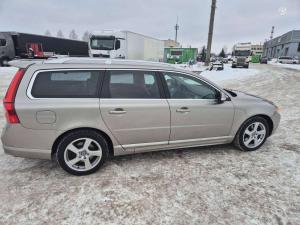 Brūns Volvo V70 2011 Panevēža, ar dzinēja tilpumu 2.40 L un nobraukumu 350 tūkst. km par 5199 €, foto 4 vietnē AUTOMOTO.COM.LV
