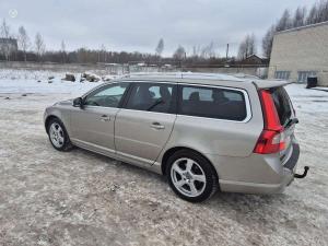 Brūns Volvo V70 2011 Panevēža, ar dzinēja tilpumu 2.40 L un nobraukumu 350 tūkst. km par 5199 €, foto 8 vietnē AUTOMOTO.COM.LV