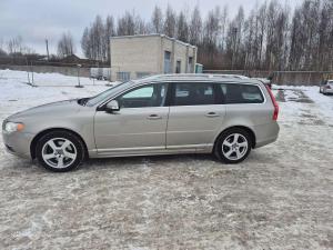 Brūns Volvo V70 2011 Panevēža, ar dzinēja tilpumu 2.40 L un nobraukumu 350 tūkst. km par 5199 €, foto 9 vietnē AUTOMOTO.COM.LV