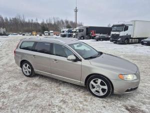 Brūns Volvo V70 2011 Panevēža, ar dzinēja tilpumu 2.40 L un nobraukumu 350 tūkst. km par 5199 €, foto 17 vietnē AUTOMOTO.COM.LV