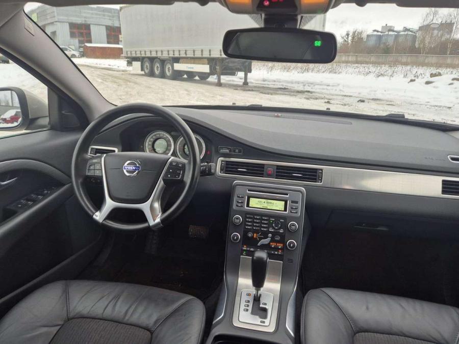 Brūns Volvo V70 2011 Panevēža, ar dzinēja tilpumu 2.40 L un nobraukumu 350 tūkst. km par 5199 €, foto 22 vietnē AUTOMOTO.COM.LV