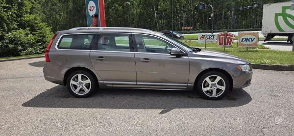 Brown Volvo V70 2011 in Kaunas, with an engine capacity of 1.98 L and mileage of 320 thousand km for 4950 €, photo 5 on AUTOMOTO.COM.LV