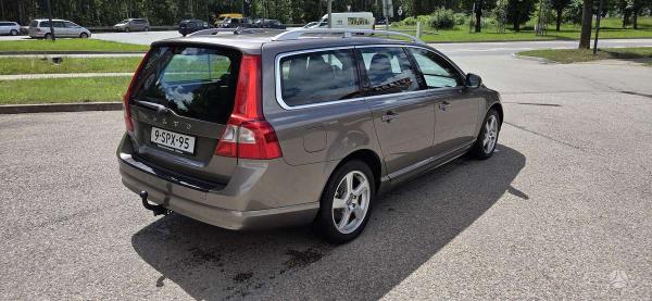 Brown Volvo V70 2011 in Kaunas, with an engine capacity of 1.98 L and mileage of 320 thousand km for 4950 €, photo 6 on AUTOMOTO.COM.LV
