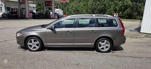Brown Volvo V70 2011 in Kaunas, with an engine capacity of 1.98 L and mileage of 320 thousand km for 4950 €, photo 7 on AUTOMOTO.COM.LV