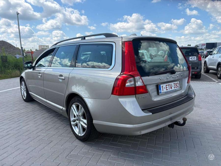 Brown Volvo V70 2011 in Taurage, with an engine capacity of 1.56 L and mileage of 235 thousand km for 5800 €, photo 4 on AUTOMOTO.COM.LV