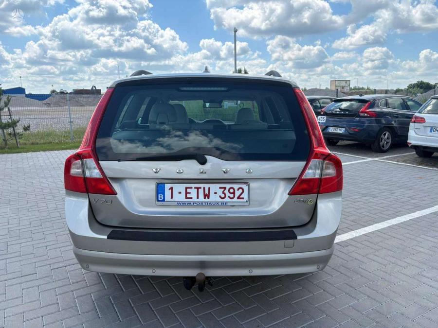 Brown Volvo V70 2011 in Taurage, with an engine capacity of 1.56 L and mileage of 235 thousand km for 5800 €, photo 5 on AUTOMOTO.COM.LV