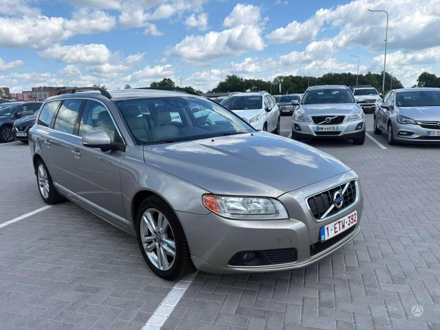 Brown Volvo V70 2011 in Taurage, with an engine capacity of 1.56 L and mileage of 235 thousand km for 5800 €, photo 8 on AUTOMOTO.COM.LV