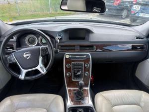Brown Volvo V70 2011 in Taurage, with an engine capacity of 1.56 L and mileage of 235 thousand km for 5800 €, photo 14 on AUTOMOTO.COM.LV