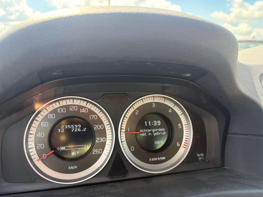 Brown Volvo V70 2011 in Taurage, with an engine capacity of 1.56 L and mileage of 235 thousand km for 5800 €, photo 24 on AUTOMOTO.COM.LV