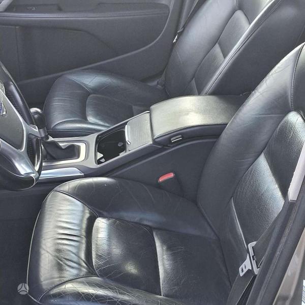Brūns Volvo V70 2011 Utena, ar dzinēja tilpumu 1.60 L un nobraukumu 188 tūkst. km par 4700 €, foto 6 vietnē AUTOMOTO.COM.LV