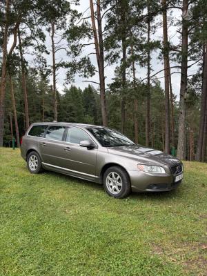 Brūns Volvo V70 2011 Švenčionys, ar dzinēja tilpumu 1.98 L un nobraukumu 265 tūkst. km par 5099 €, foto  vietnē AUTOMOTO.COM.LV