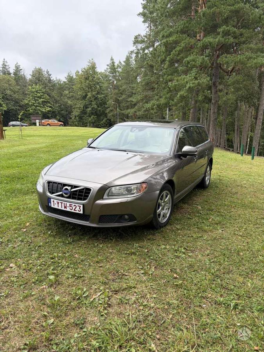Brown Volvo V70 2011 in Svencionys, with an engine capacity of 1.98 L and mileage of 265 thousand km for 5099 €, photo 3 on AUTOMOTO.COM.LV