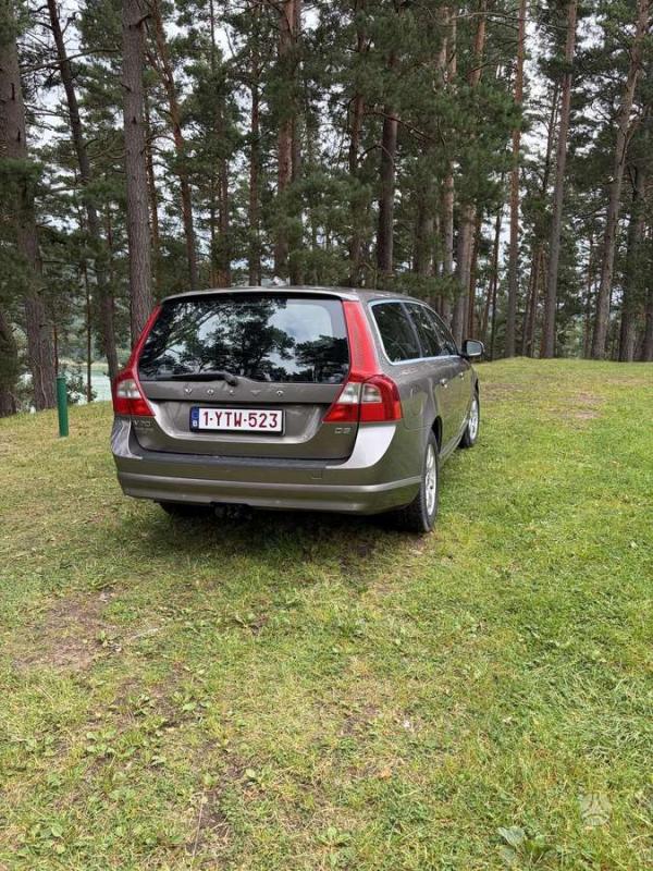 Brown Volvo V70 2011 in Svencionys, with an engine capacity of 1.98 L and mileage of 265 thousand km for 5099 €, photo 4 on AUTOMOTO.COM.LV