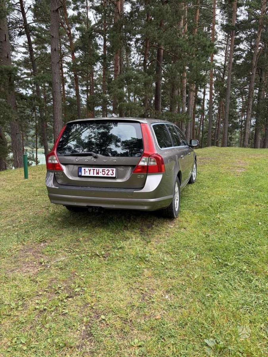 Brown Volvo V70 2011 in Svencionys, with an engine capacity of 1.98 L and mileage of 265 thousand km for 5099 €, photo 4 on AUTOMOTO.COM.LV
