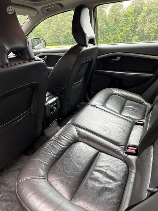 Brown Volvo V70 2011 in Svencionys, with an engine capacity of 1.98 L and mileage of 265 thousand km for 5099 €, photo 6 on AUTOMOTO.COM.LV