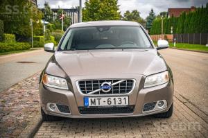 Brūns Volvo V70 2011 Rīga, ar dzinēja tilpumu 2.00 L un nobraukumu 306 tūkst. km par 4490 €, foto 3 vietnē AUTOMOTO.COM.LV