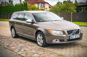 Brūns Volvo V70 2011 Rīga, ar dzinēja tilpumu 2.00 L un nobraukumu 306 tūkst. km par 4490 €, foto 4 vietnē AUTOMOTO.COM.LV