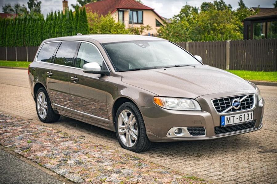 Brūns Volvo V70 2011 Rīga, ar dzinēja tilpumu 2.00 L un nobraukumu 306 tūkst. km par 4490 €, foto 4 vietnē AUTOMOTO.COM.LV