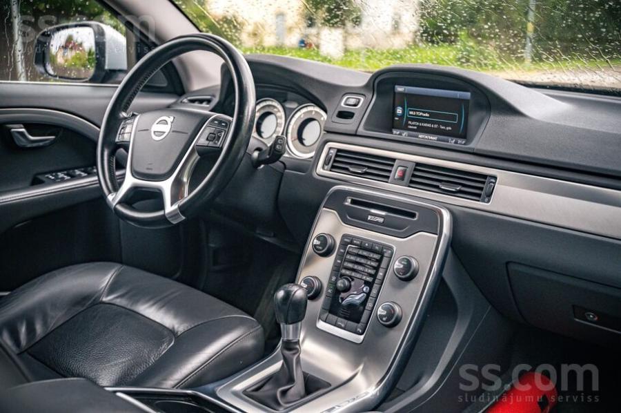 Brūns Volvo V70 2011 Rīga, ar dzinēja tilpumu 2.00 L un nobraukumu 306 tūkst. km par 4490 €, foto 8 vietnē AUTOMOTO.COM.LV