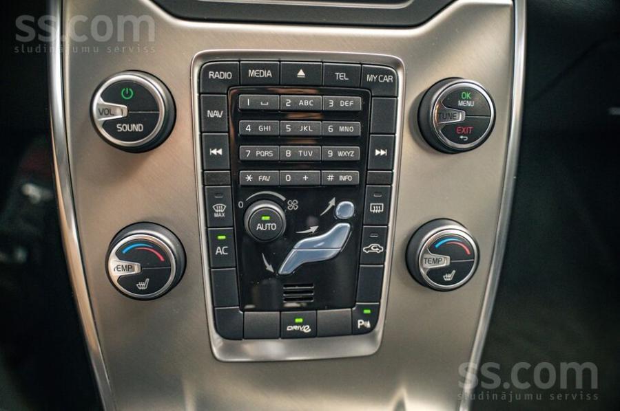 Brūns Volvo V70 2011 Rīga, ar dzinēja tilpumu 2.00 L un nobraukumu 306 tūkst. km par 4490 €, foto 10 vietnē AUTOMOTO.COM.LV