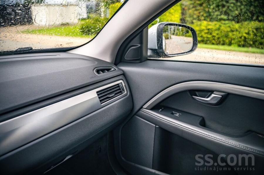 Brūns Volvo V70 2011 Rīga, ar dzinēja tilpumu 2.00 L un nobraukumu 306 tūkst. km par 4490 €, foto 19 vietnē AUTOMOTO.COM.LV