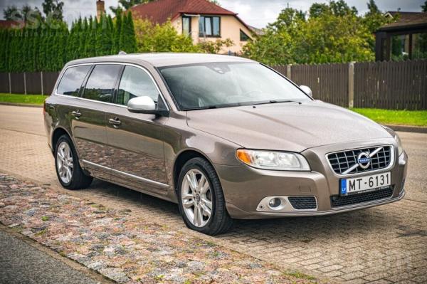 Brūns Volvo V70 2011 Rīga, ar dzinēja tilpumu 2.00 L un nobraukumu 306 tūkst. km par 4490 €, foto 4 vietnē AUTOMOTO.COM.LV